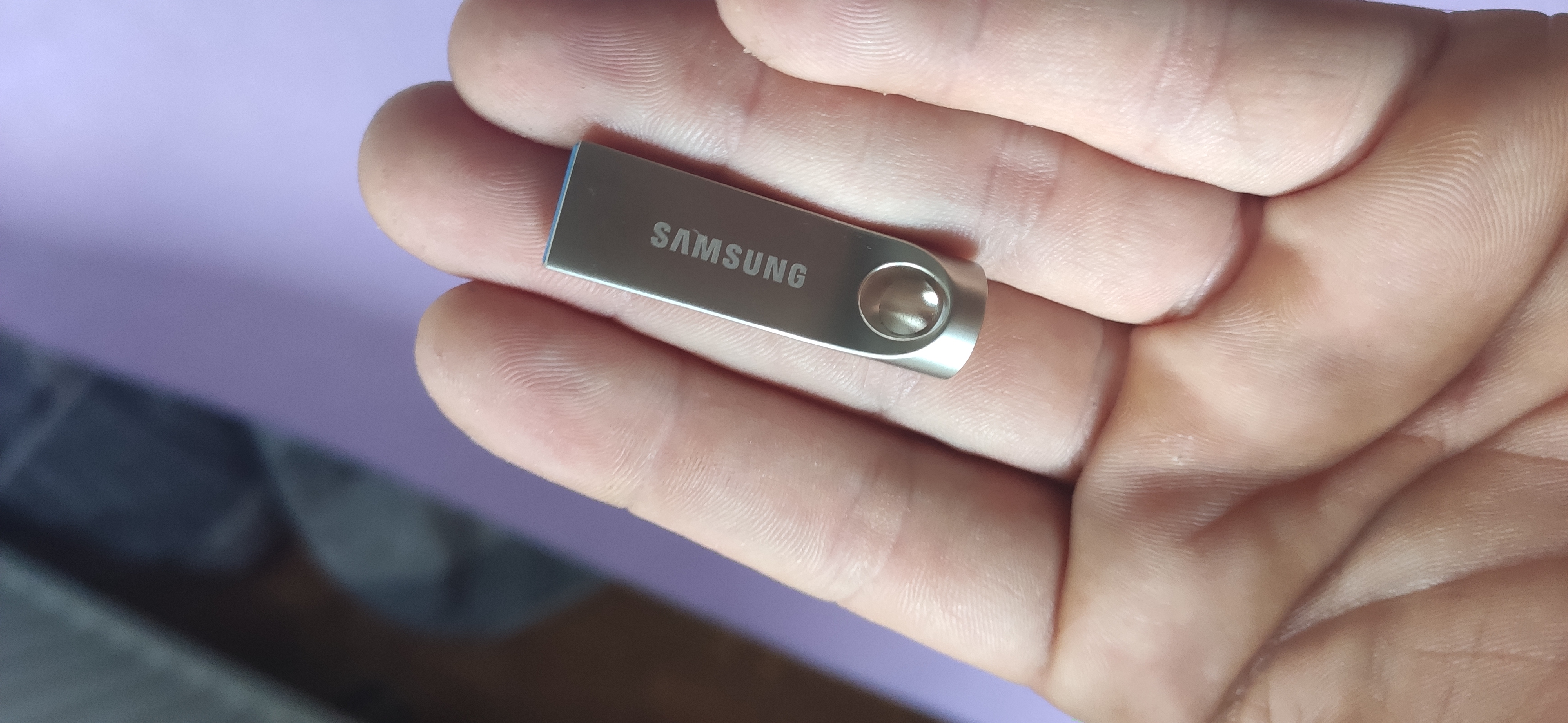 Samsung Metal USB 3.0 Flash Drive 2TB - PRODAM.com